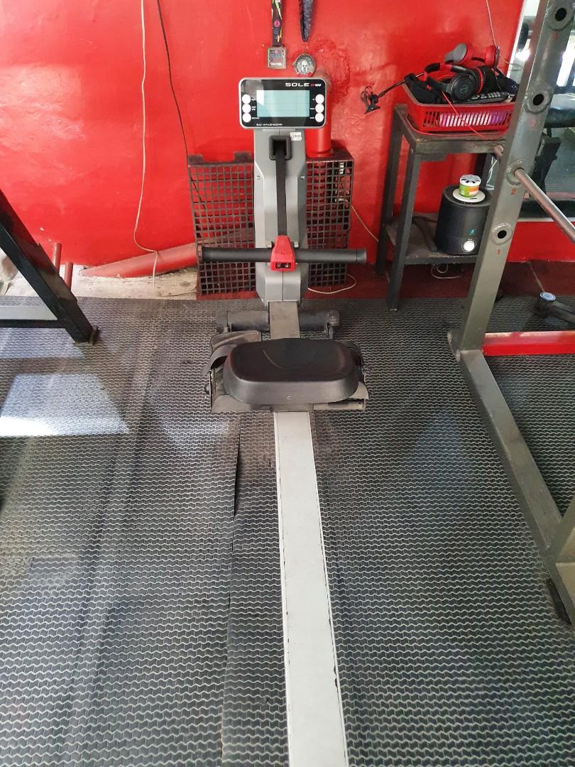 Rowing machine cardio crossfit rower, Sports Equipment, Exercise ...