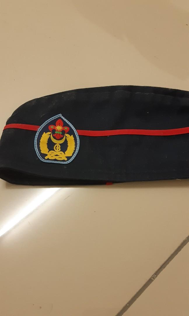 Topi Pengakap dan scarf, Looking For on Carousell