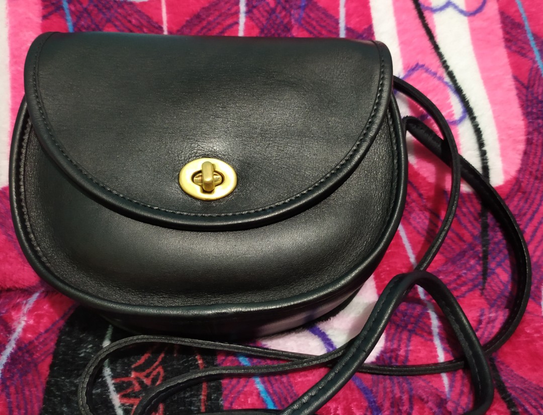 Vintage Coach 1980's Casey Bag, Women's Fashion, Bags & Wallets, Cross ...