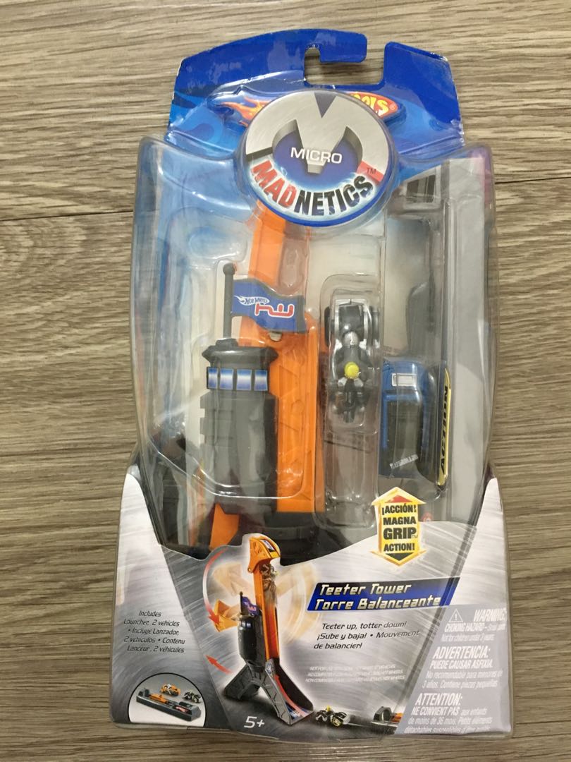 Hot wheels micro madnetics, 興趣及遊戲, 玩具 & 遊戲類 - Carousell