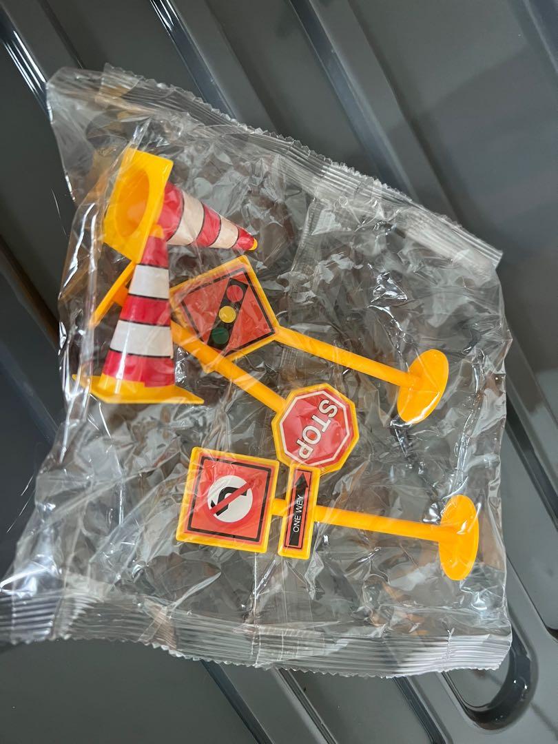 JCB & traffic sign cake topper, Food & Drinks, Homemade Bakes on Carousell