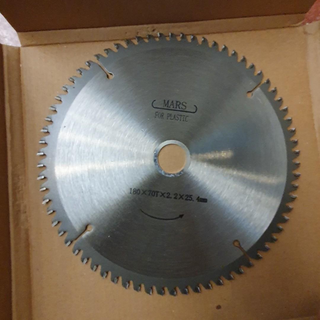 Maktec MT580 Circular Saw, Furniture & Home Living, Home Improvement ...