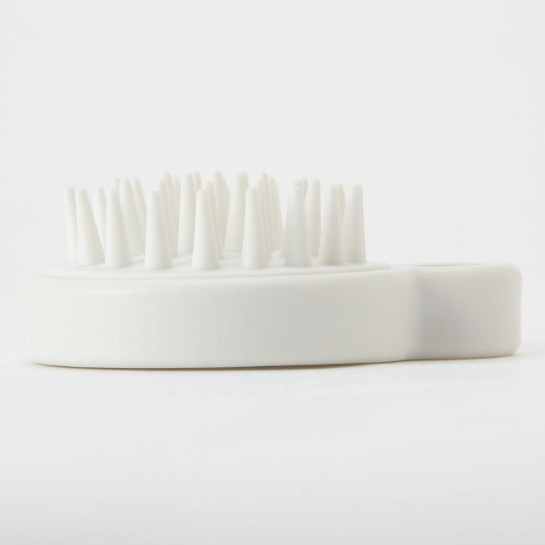 MUJI Polypropylene Scalp Care Brush, Beauty & Personal Care, Bath ...