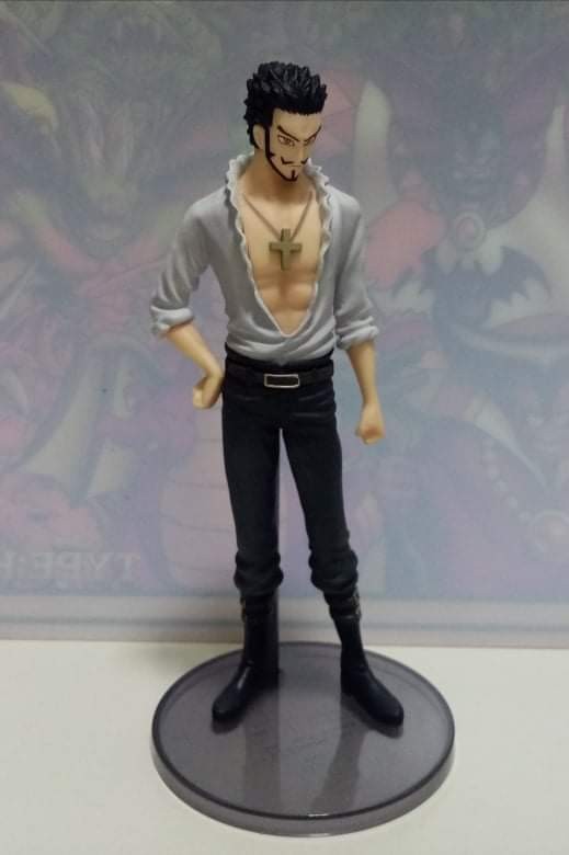 Onepiece figure - Mihawk Styling, Hobbies & Toys, Toys & Games on Carousell
