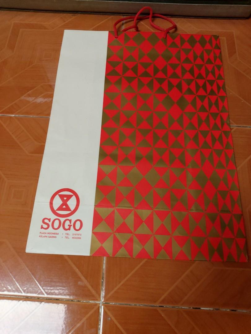 Paper bag sogo 33/45/15, Barang Yang Dicari di Carousell