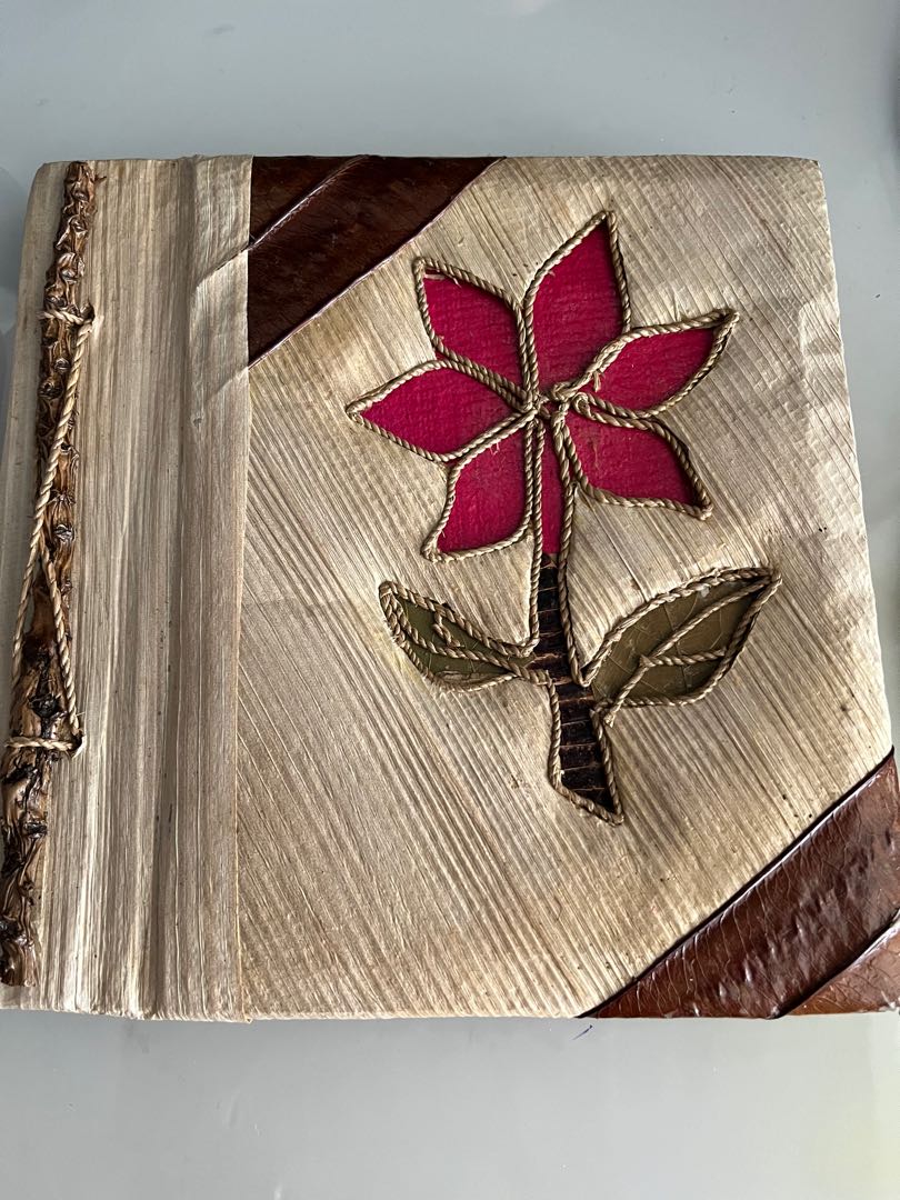 Photo album / art booklet (New condition), Hobbies & Toys, Stationery ...