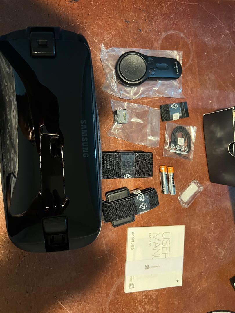 Samsung Gear VR w/ controller SM-R325, Video Gaming, Gaming Accessories ...