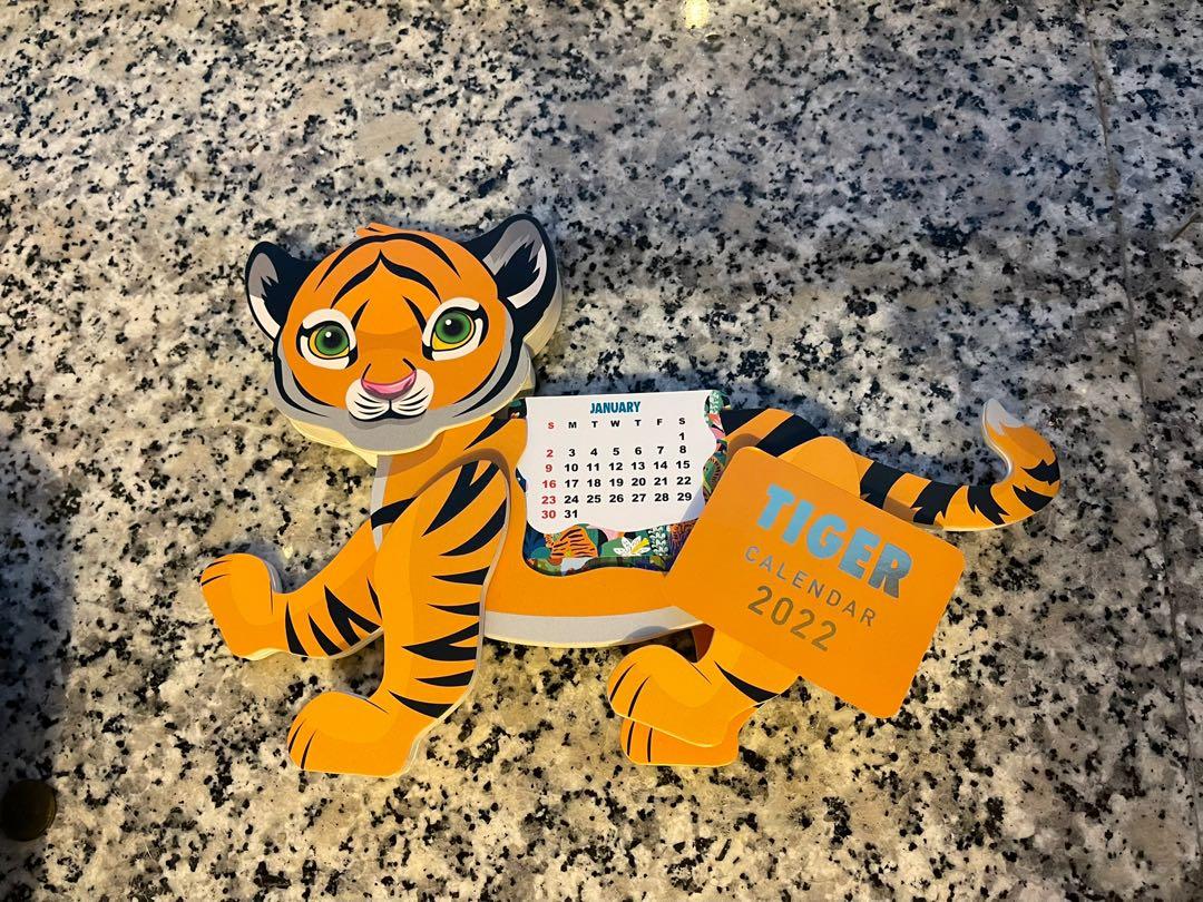 全新 虎年座枱月曆, 其他, 其他 on Carousell