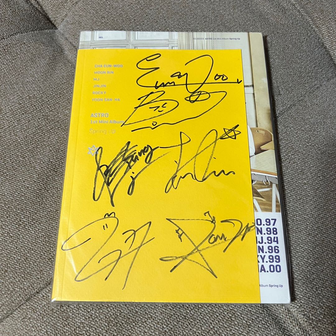 ASTRO 1st Mini Album Spring Up Signed with Sanha and MJ PC, Hobbies ...