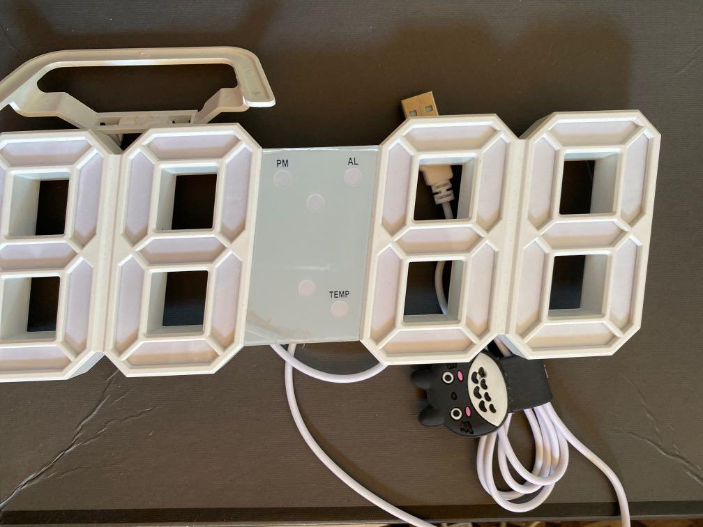 Digital clock (hanging and standing), Furniture & Home Living, Home ...