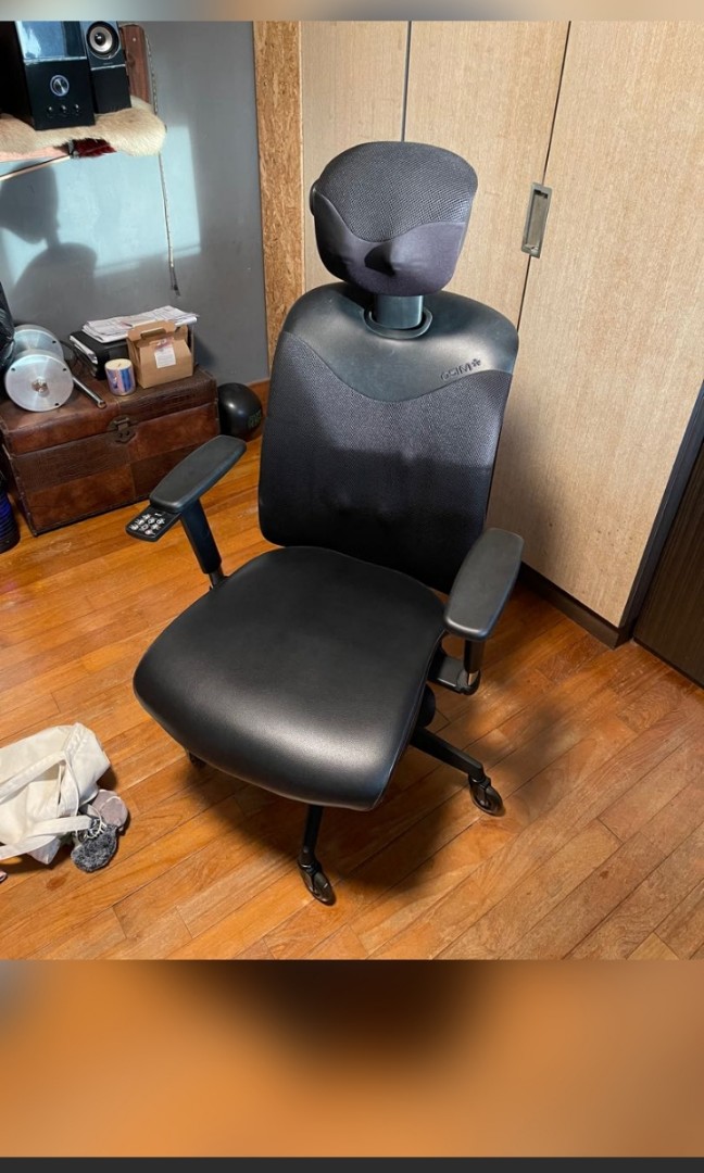 Osim UChill massage office chair, Furniture & Home Living, Furniture ...