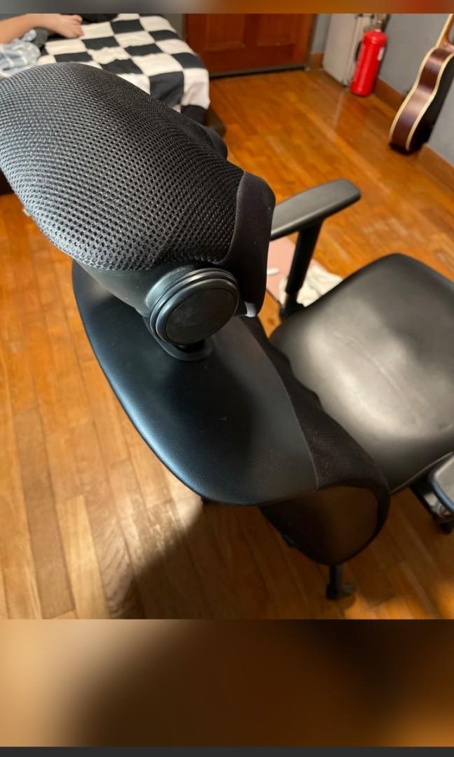 Osim UChill massage office chair, Furniture & Home Living, Furniture ...