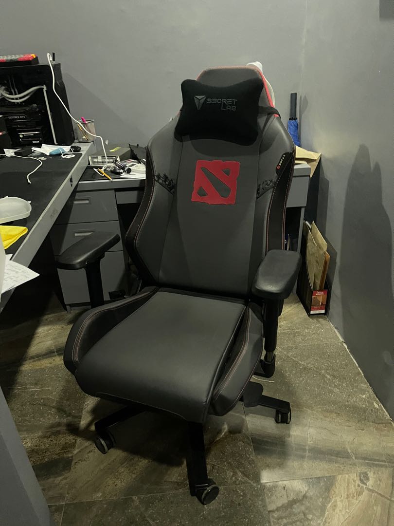 Secret Lab gaming chair, Furniture & Home Living, Furniture, Chairs on ...