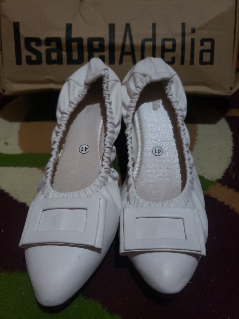 Sepatu Flat by Isabel Adelia, Fesyen Wanita, Sepatu di Carousell