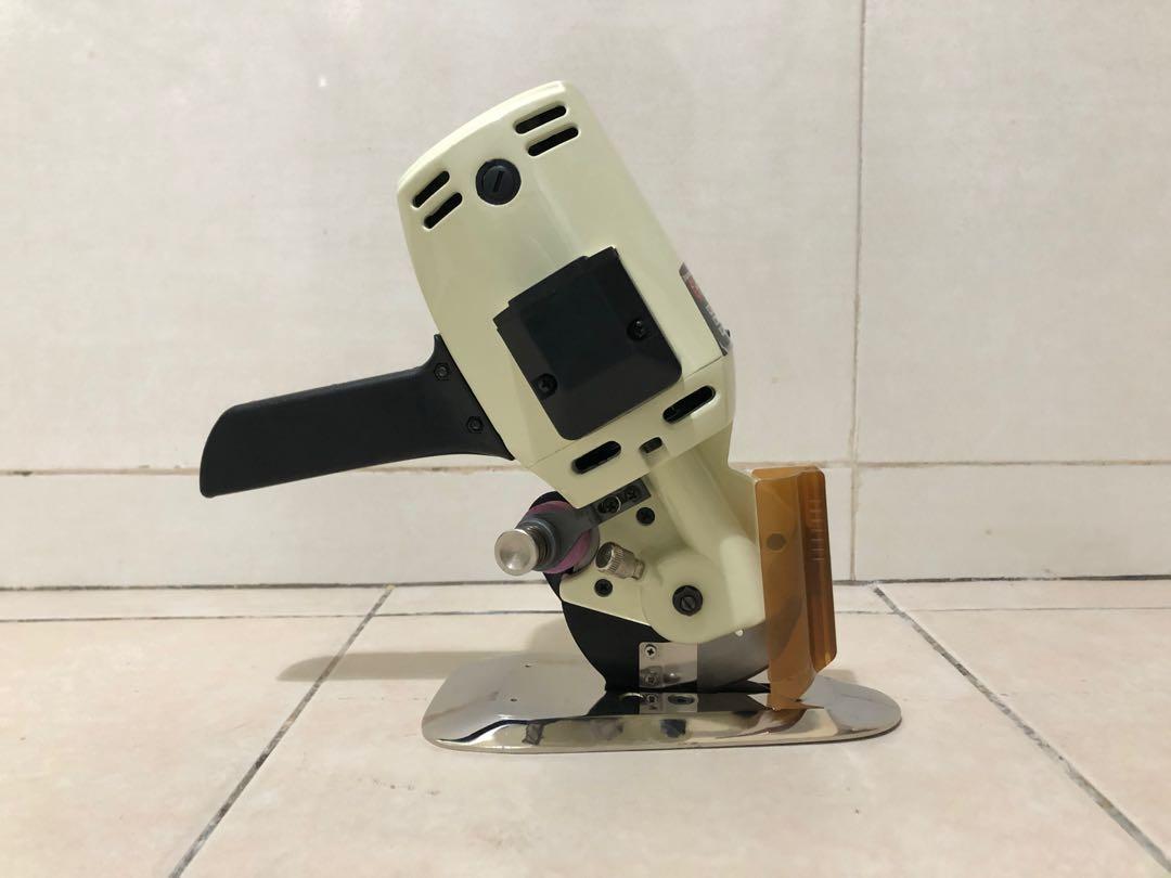 SINGER CLOTH CUTTING MACHINE, Hobbies & Toys, Stationery & Craft, Craft ...