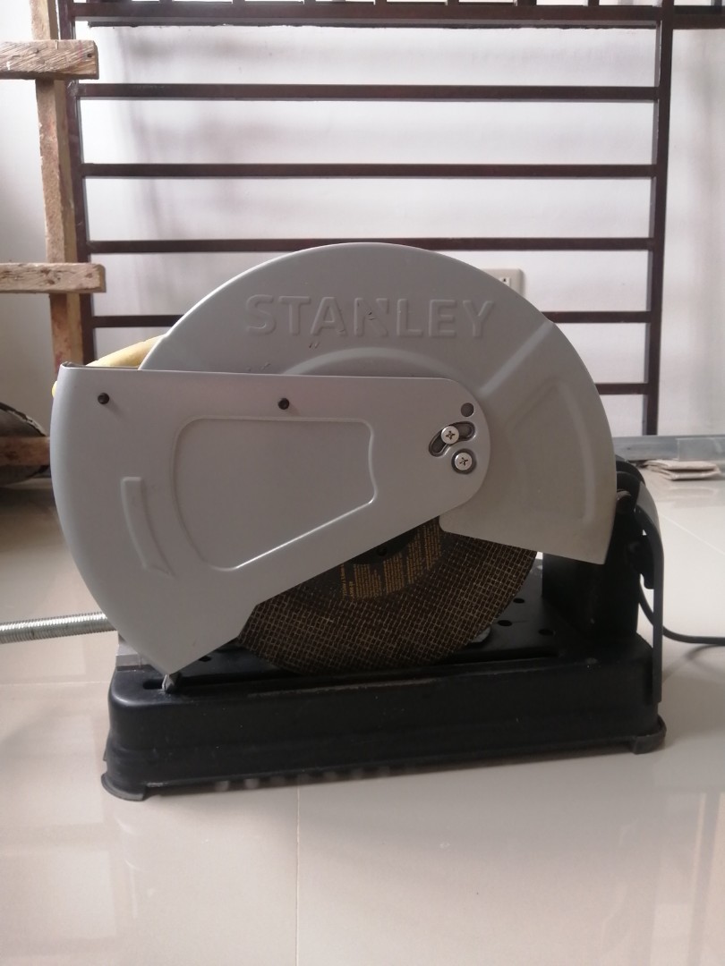 Stanley SSC22 metal cutter, Commercial & Industrial, Construction Tools ...