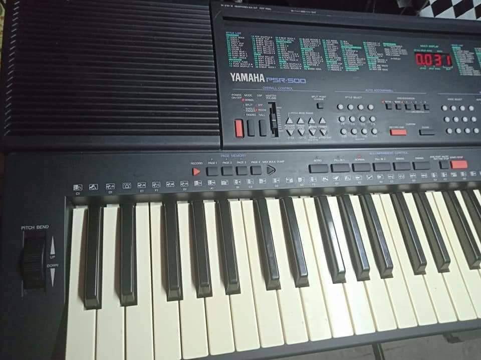 Yamaha PSR-500 Touch Sensitive 61-Key Portable Keyboard, Hobbies & Toys ...