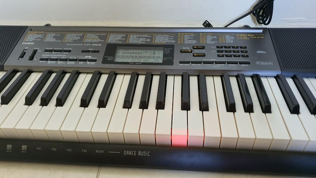 Casio LK-265 keyboard, Hobbies & Toys, Music & Media, Musical Instruments on Carousell