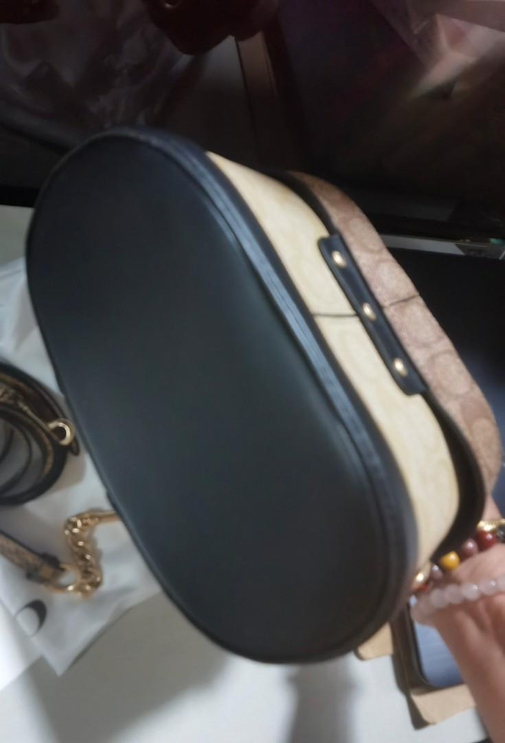 COACH Vanity bag, Luxury, Bags & Wallets on Carousell