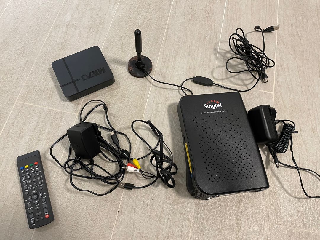 Digital TV Receiver & SingTel router, Computers & Tech, Parts ...