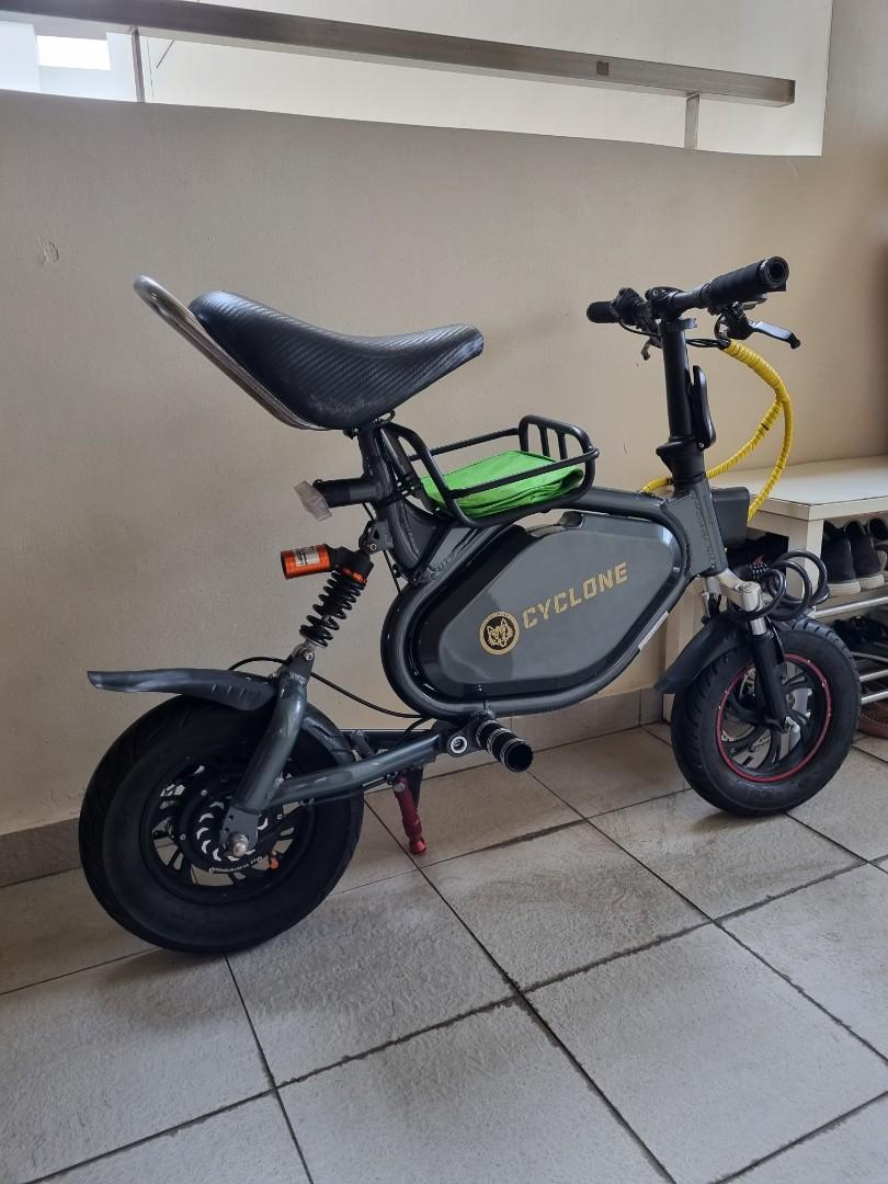 Electrowolf Cyclone E-Scooter *(48V 19.2Ah), Sports Equipment, PMDs, E ...