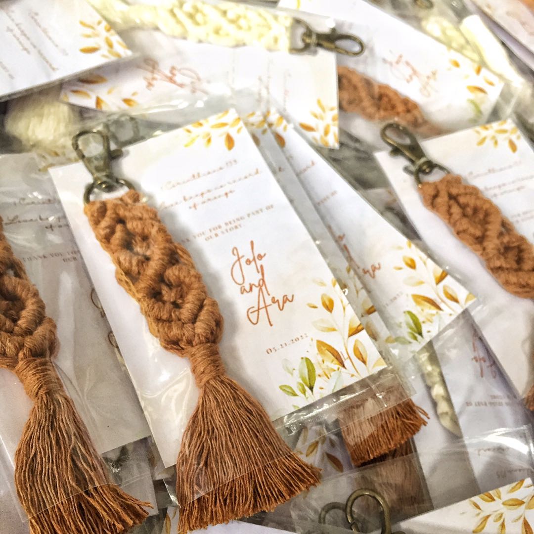 Macrame Keychain with card (free layout) and plastic packaging ...