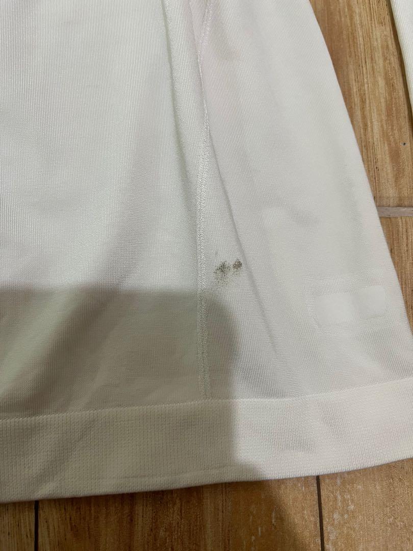 Nike rash guard, Women's Fashion, Activewear on Carousell