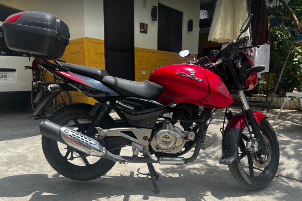 rouser 180cc metallic red, Motorbikes, Motorbikes for Sale on Carousell