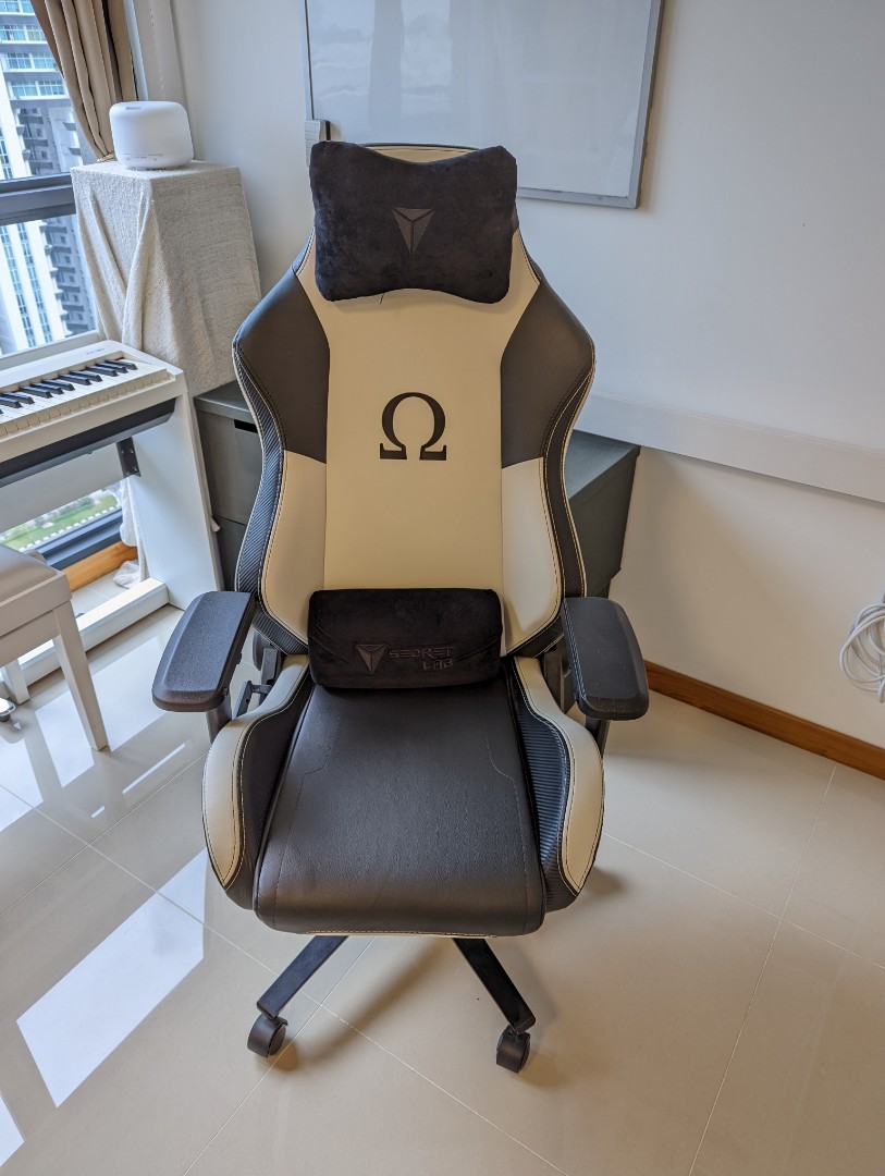 Secretlab: OMEGA Gaming Chair with PRIME 2.0 PU Leather (Mono/White ...