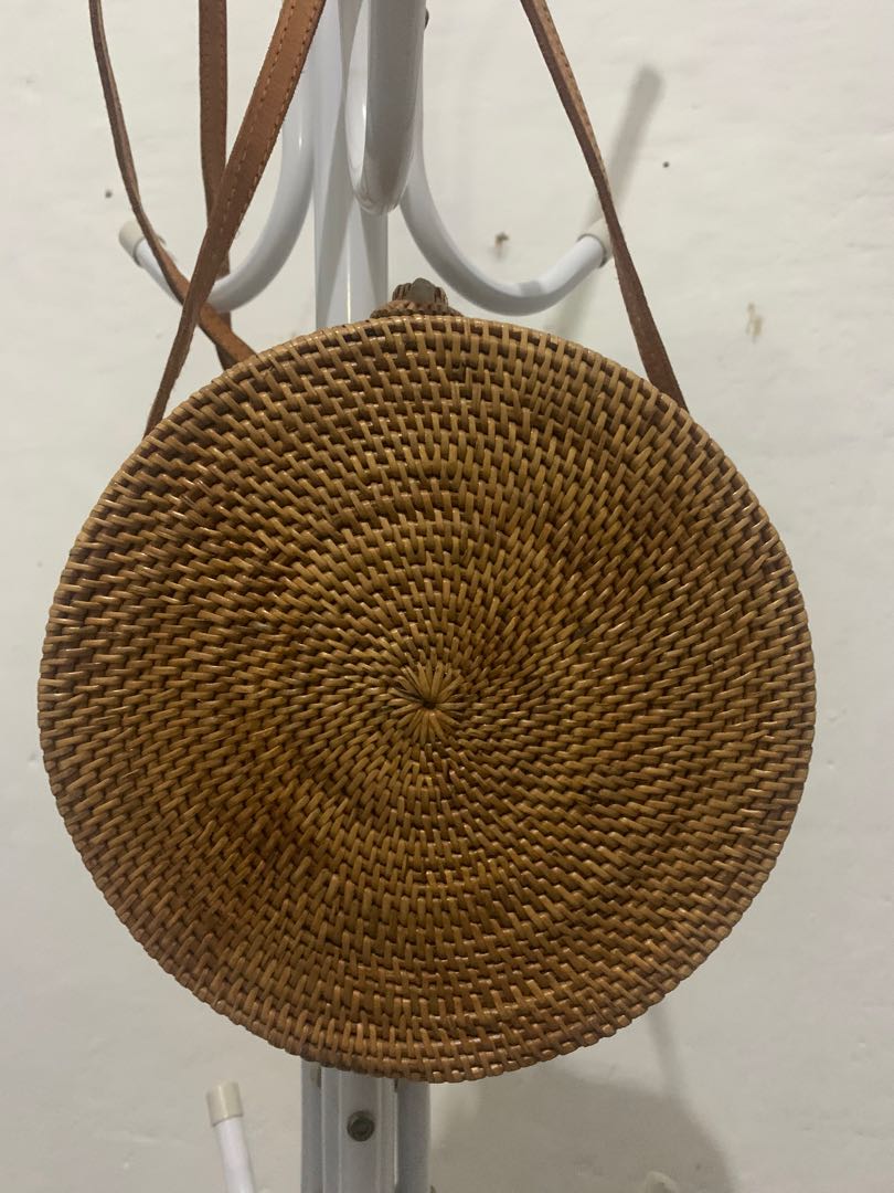 Tas Rotan bulat, Fesyen Wanita, Tas & Dompet di Carousell