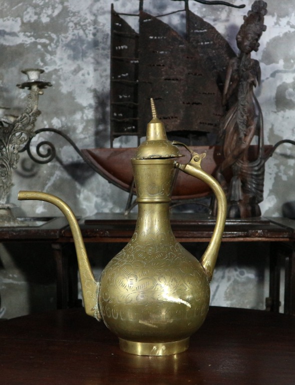 Teko/Ceret Besar Lawas Antik Unik Bahan Kuningan, Antik, Pajangan di ...