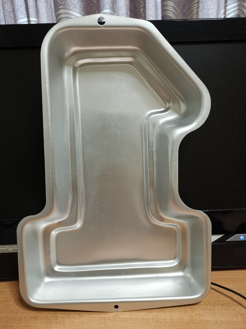 Wilton Number 1 shaped cake pan, Furniture & Home Living, Kitchenware ...