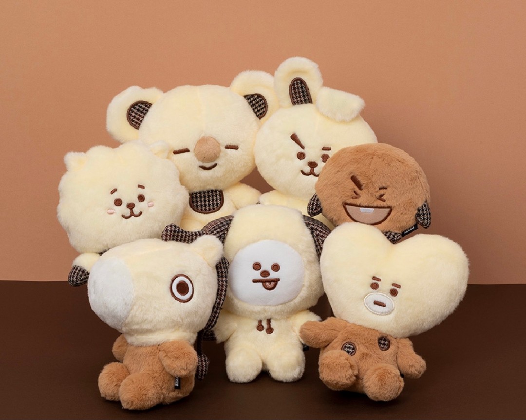 BT21 Official Sitting Plush Doll Japan Exclusive, Hobbies & Toys ...