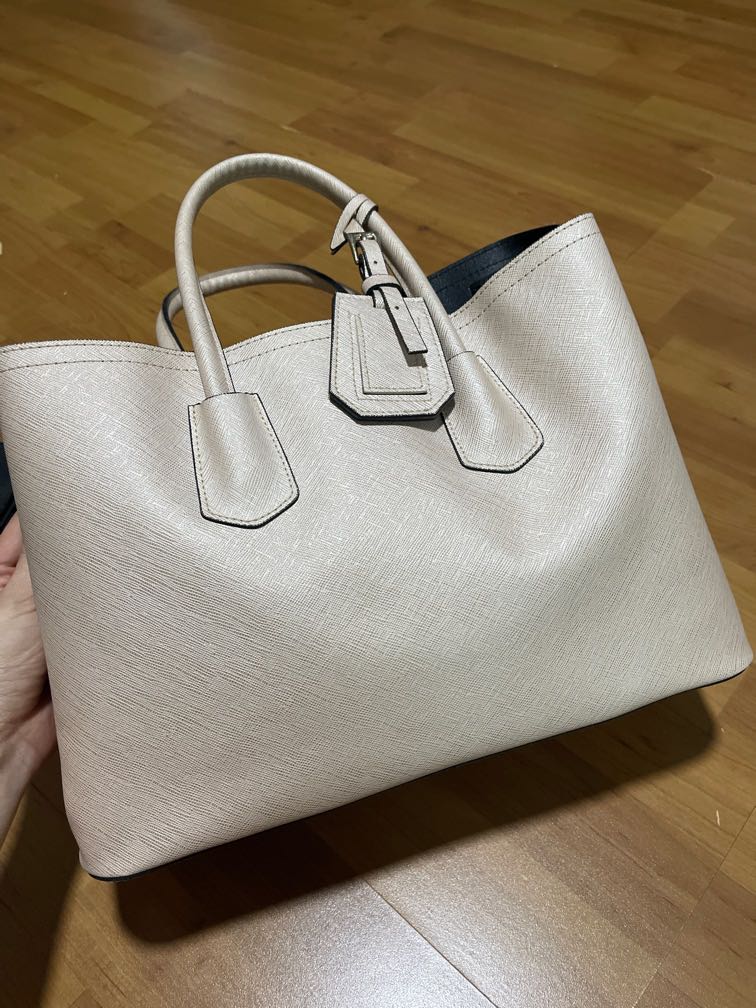 Champagne Handbag, Women's Fashion, Bags & Wallets, Clutches on Carousell