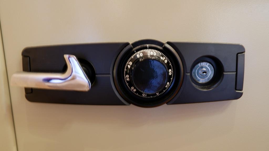 Eagle Safe Dial & Key Safe Box, Furniture & Home Living, Security ...