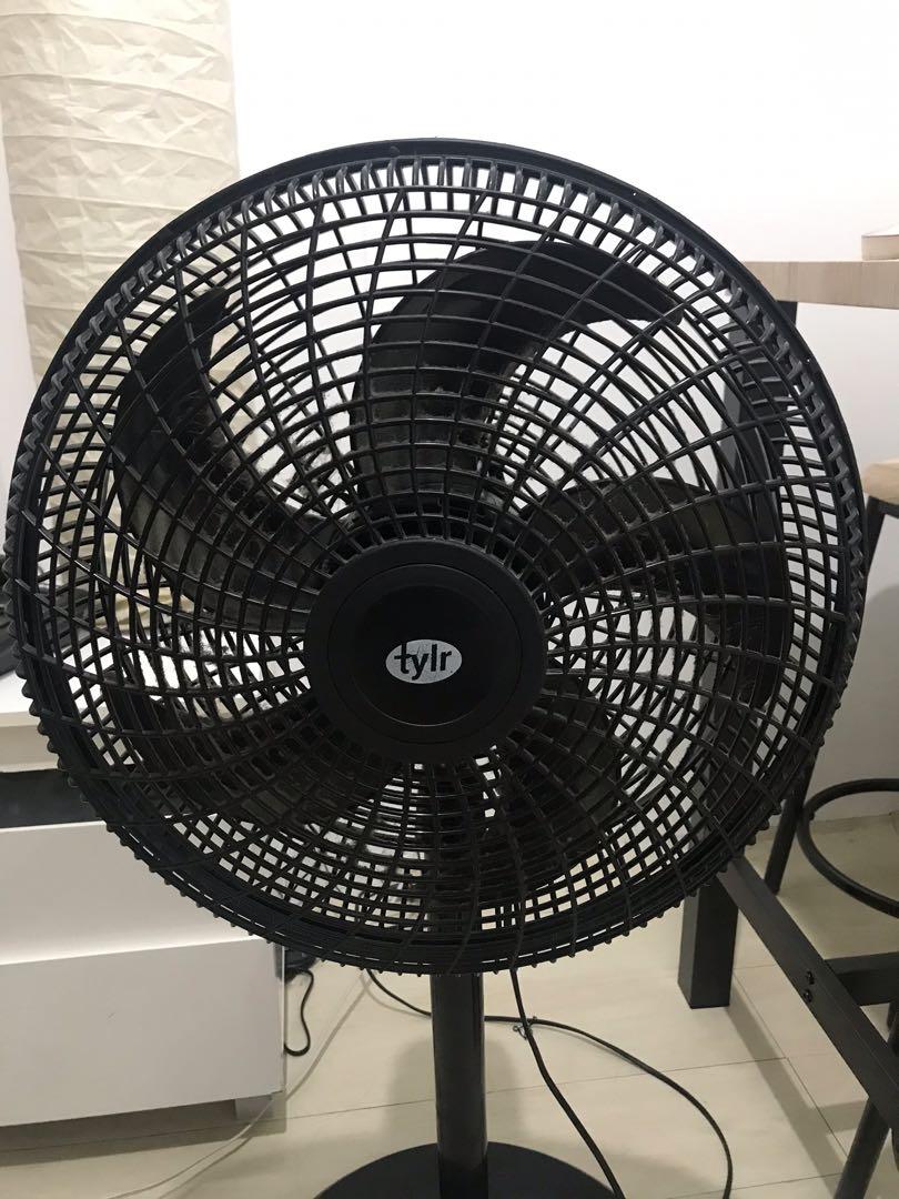 ELECTRIC FAN 2 months only used, Furniture & Home Living, Lighting ...