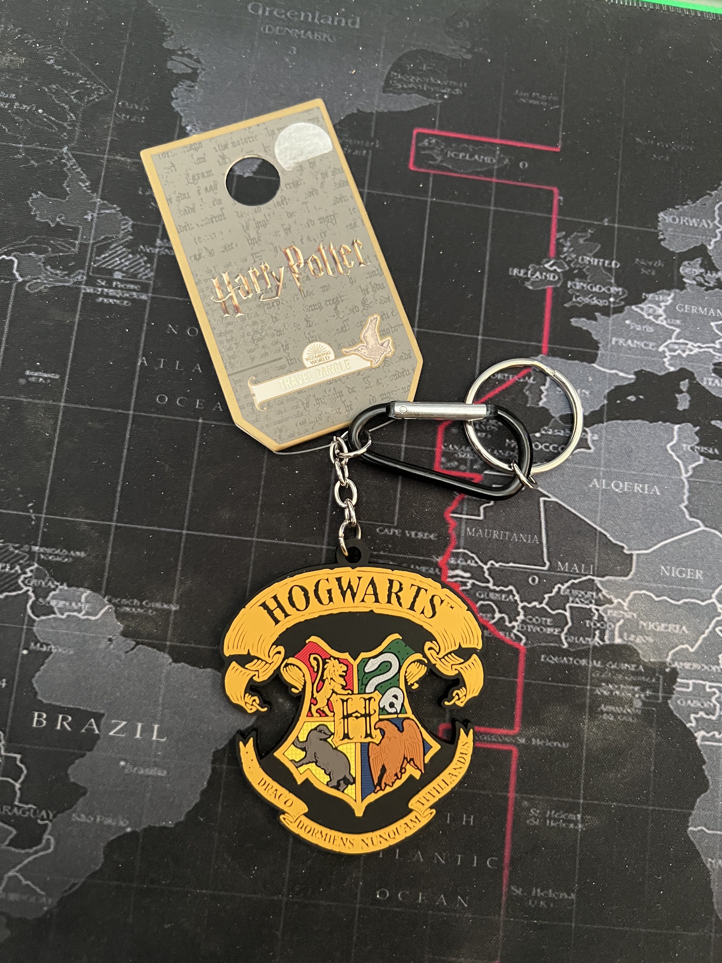 Harry Potter Hogwarts Keychain, Hobbies & Toys, Collectibles ...