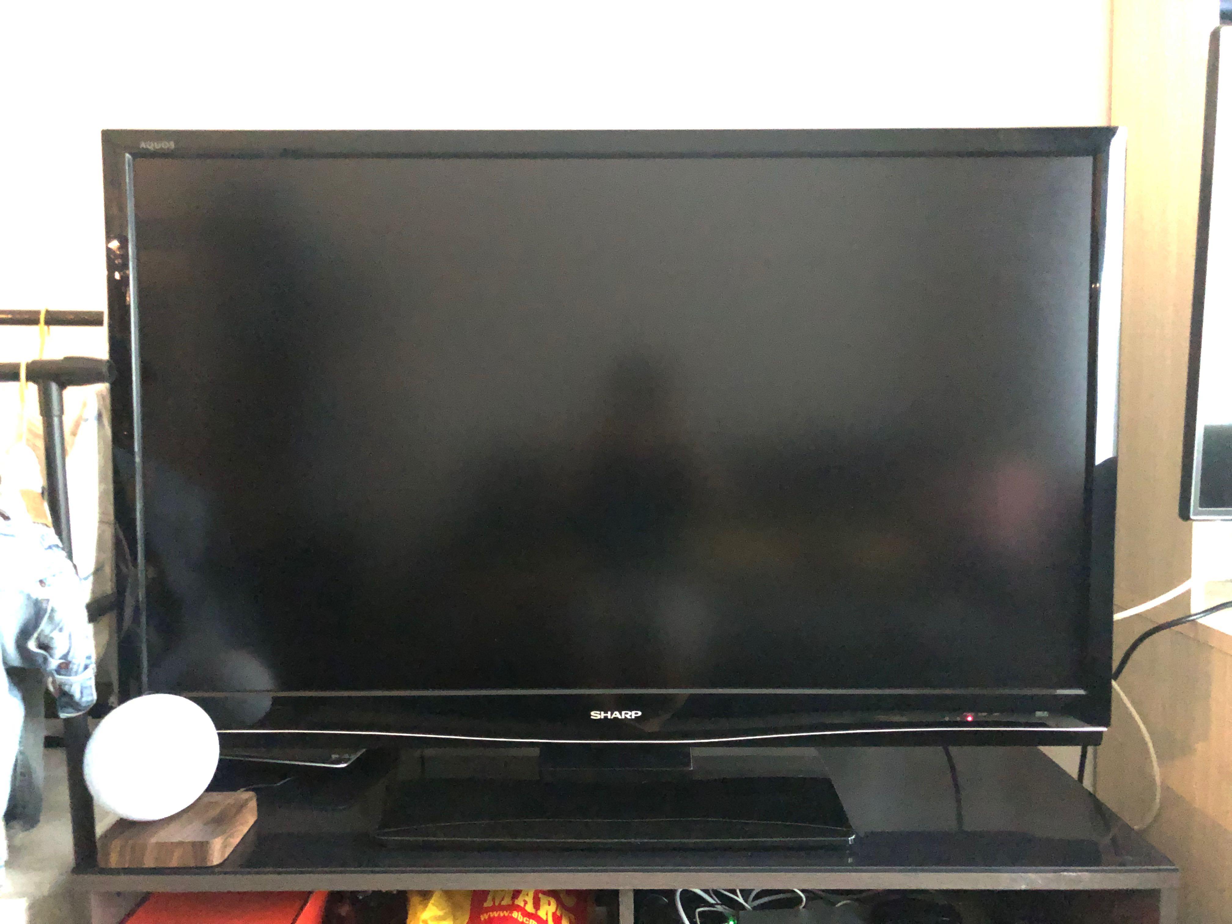 (急放, 可議價) Sharp TV 52” with remote, 家庭電器, 電視 & 其他娛樂, 電視 - Carousell