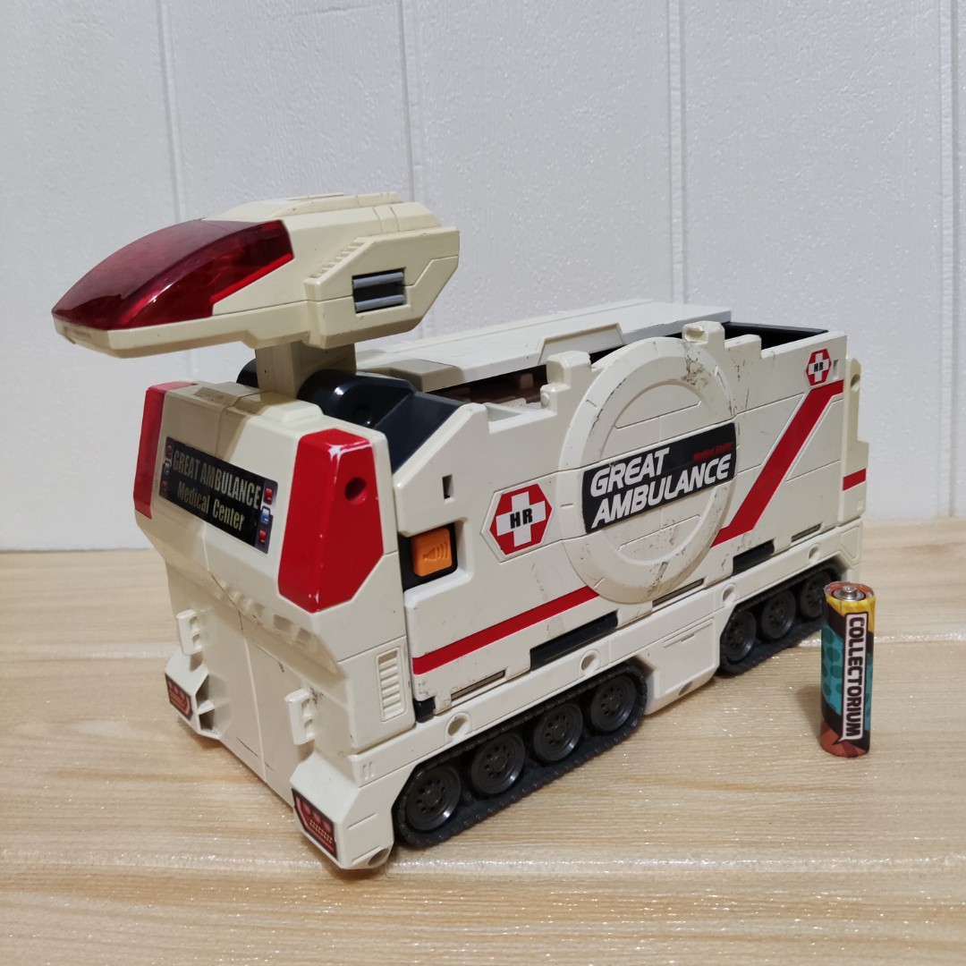 Tomica Hyper Rescue Great Ambulance, Hobbies & Toys, Toys & Games on ...