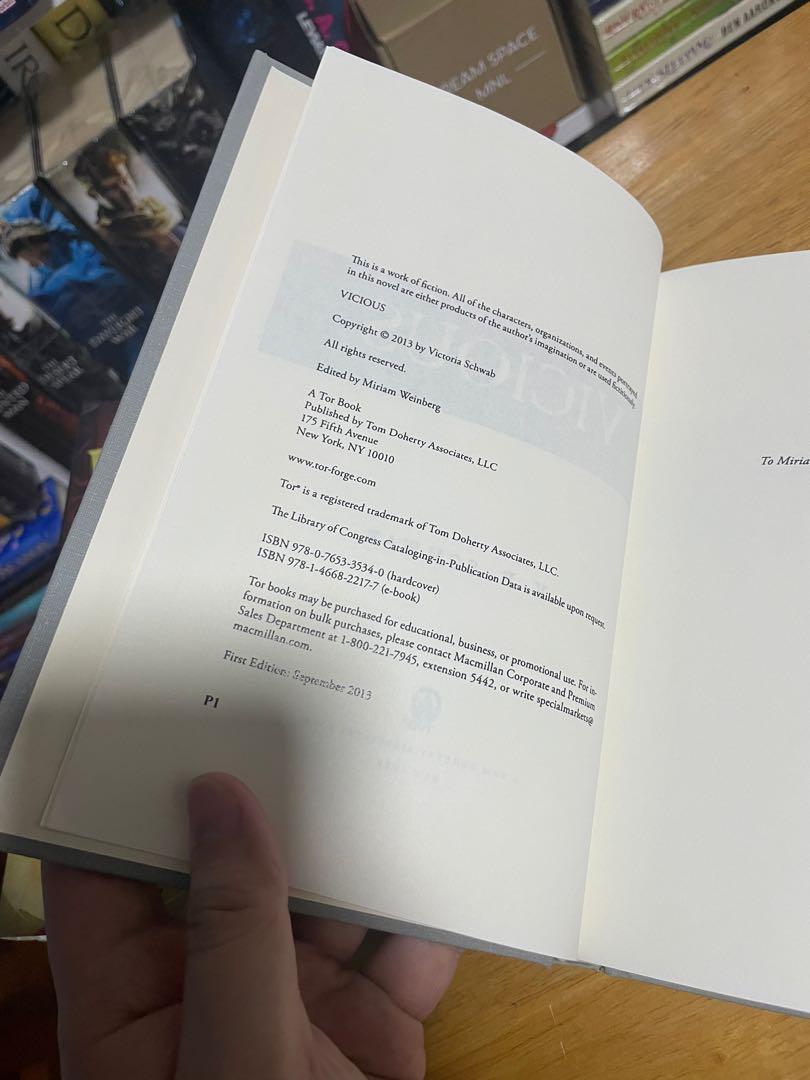 Vicious by VE Schwab, Hobbies & Toys, Books & Magazines, Fiction & Non ...