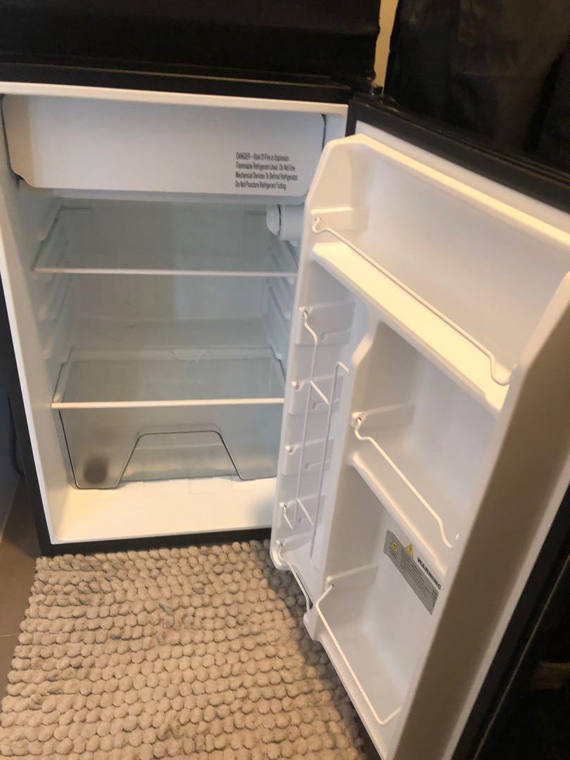 Whirlpool Mini Fridge, TV & Home Appliances, Kitchen Appliances ...