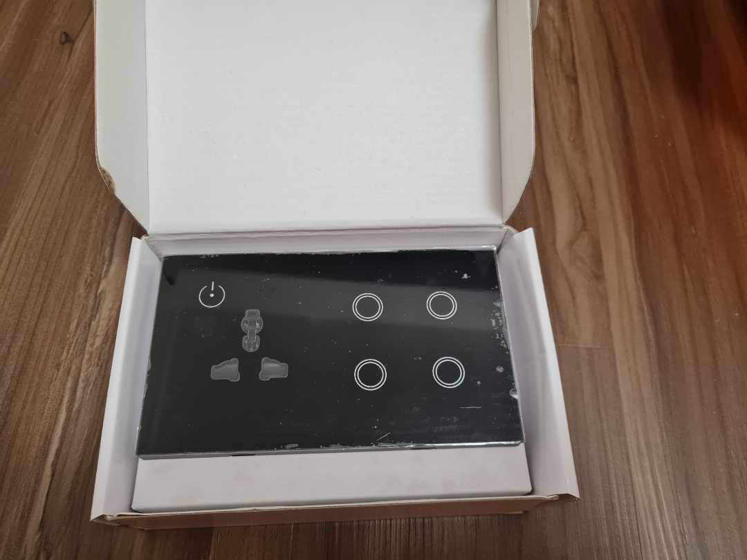 4 gang + Wall Socket, TV & Home Appliances, Electrical, Adaptors ...