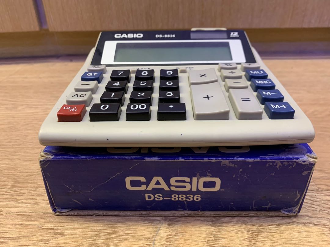 80%新 Casio 計數機 會計用 DS-8836 大字 退位功課 12位數字, 電腦＆科技, 商務用科技產品 - Carousell