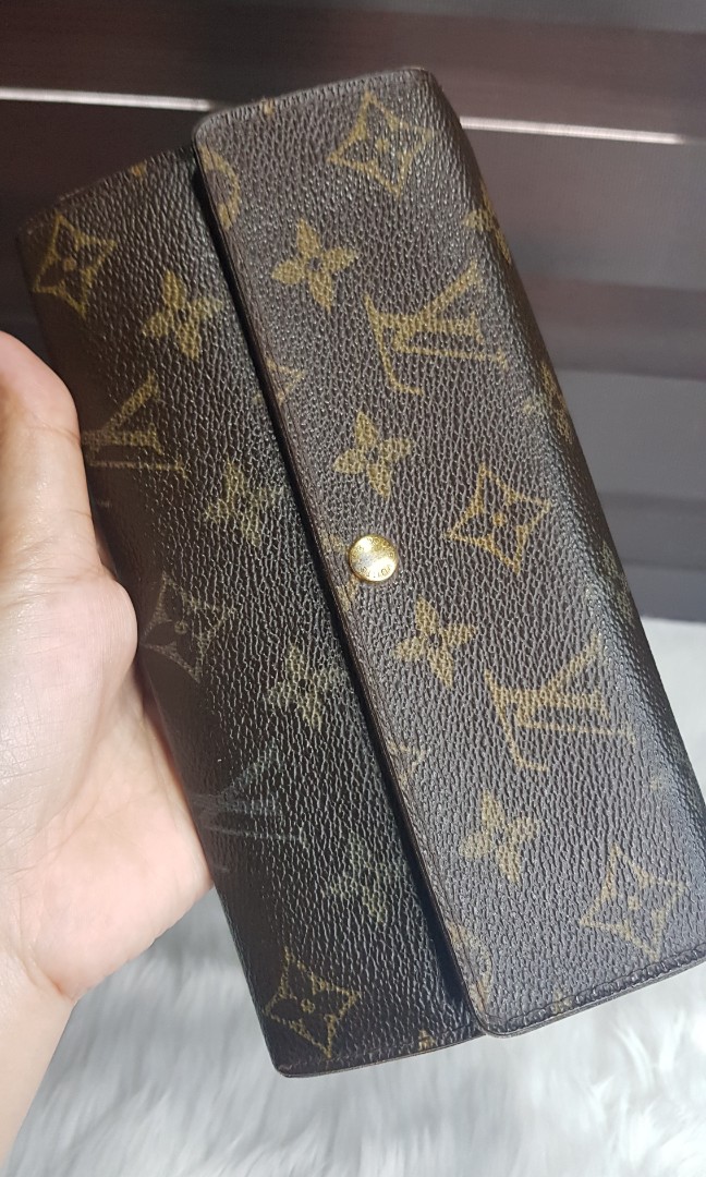 Authentic LV Sarah Wallet Monogram, Luxury, Bags & Wallets on Carousell