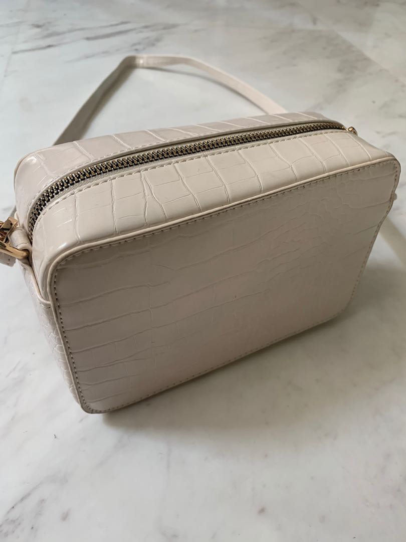 Cross-body Box Bag, Women's Fashion, Bags & Wallets, Cross-body Bags on ...