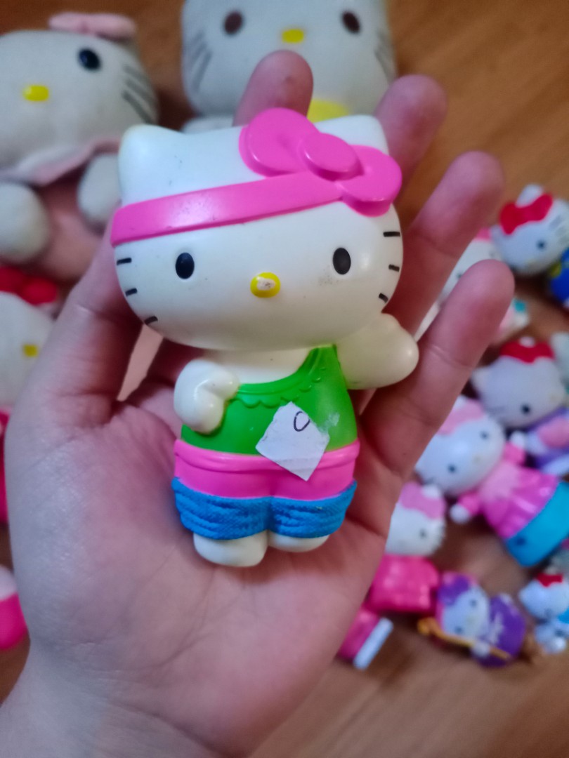 Hello Kitty Mini Figures, Hobbies & Toys, Toys & Games on Carousell