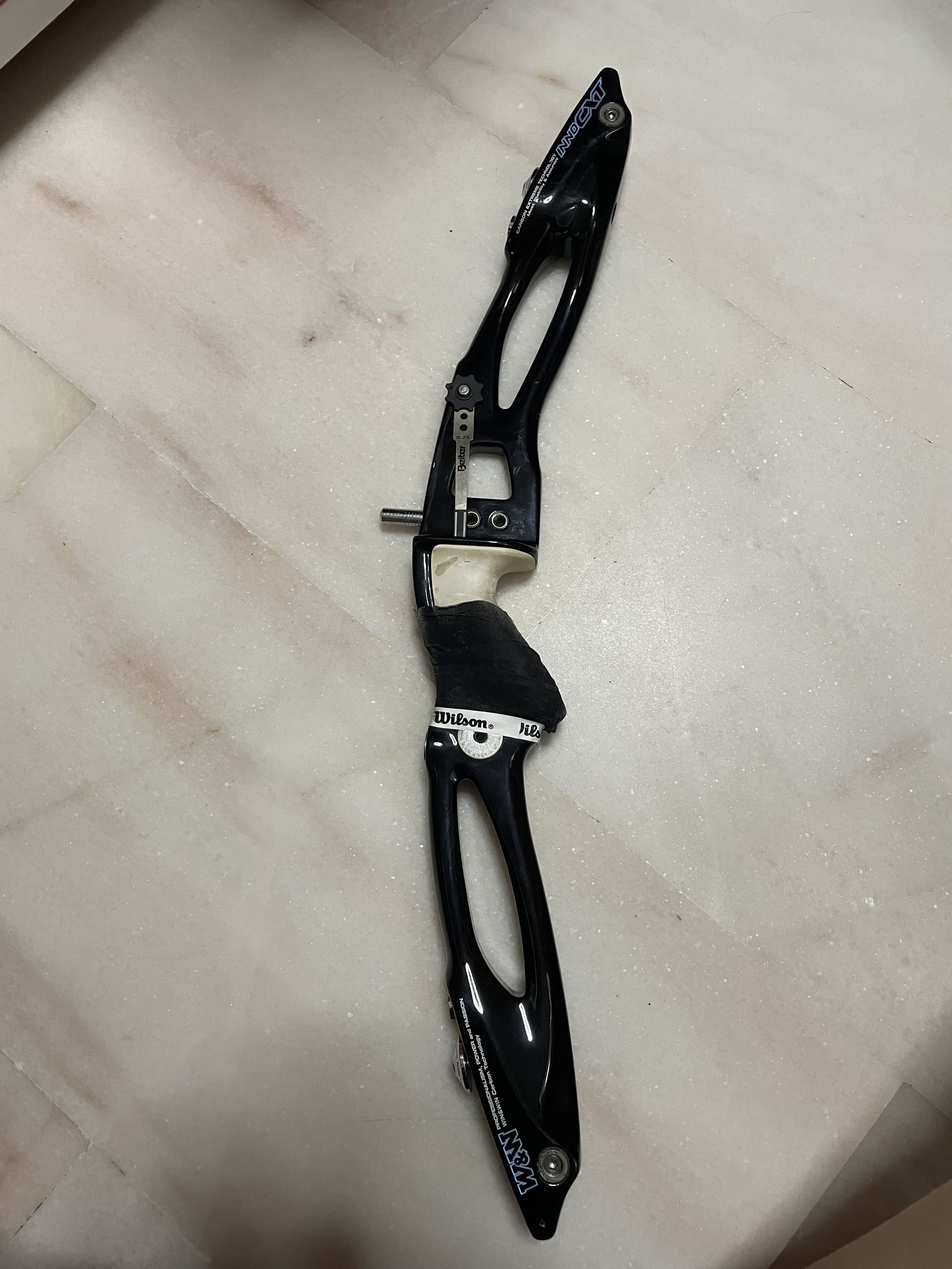 Inno CXT riser ( Glossy black), Sports Equipment, Other Sports ...