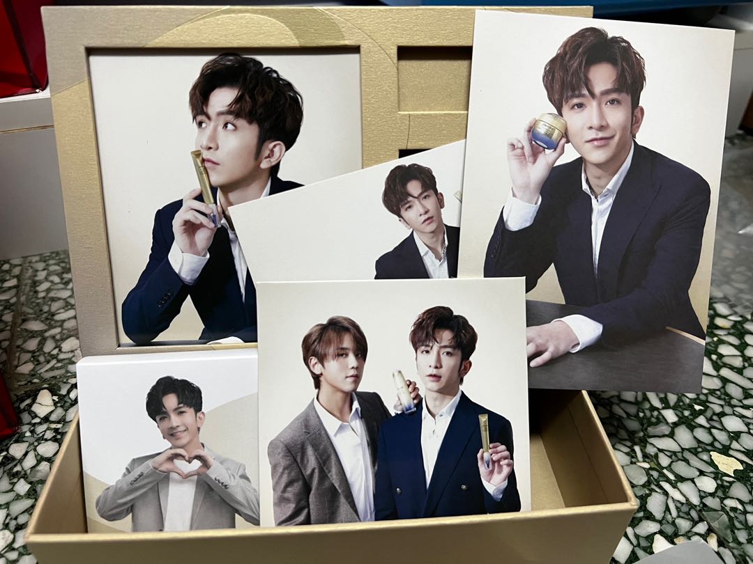 Mirror Anson Lo 教主 連台曆盒 連文字卡, 興趣及遊戲, 收藏品及紀念品, 明星周邊 - Carousell