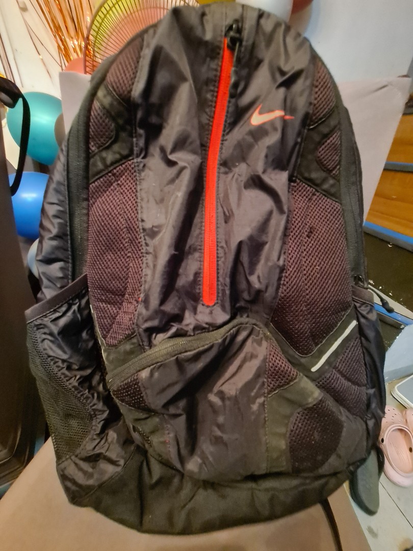 Original nike back pack, Men's Fashion, Bags, Backpacks on Carousell