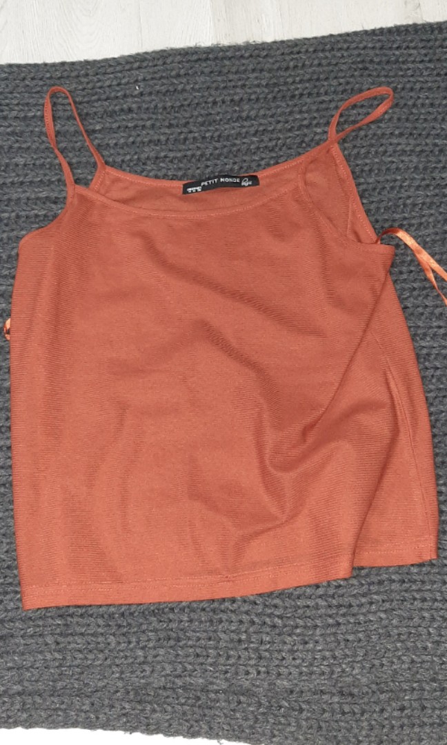 Rust orange top, Women's Fashion, Tops, Sleeveless on Carousell
